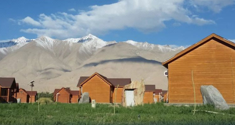 12-Day South Xinjiang Tour: Taklimakan-Pamirs Adventure