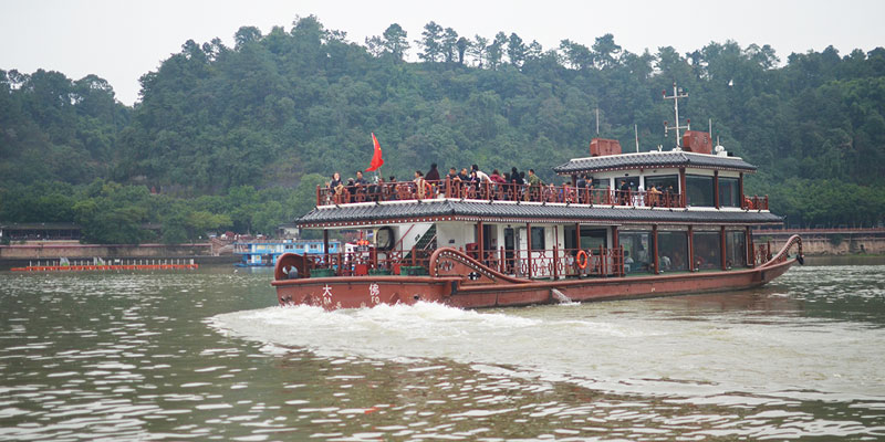 One-Day Leshan Giant Buddha and Tea Terrace Tour from Chengdu