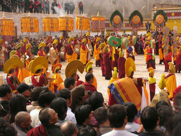 Chinese Culture, Customs and Traditions (A Complete Guide)